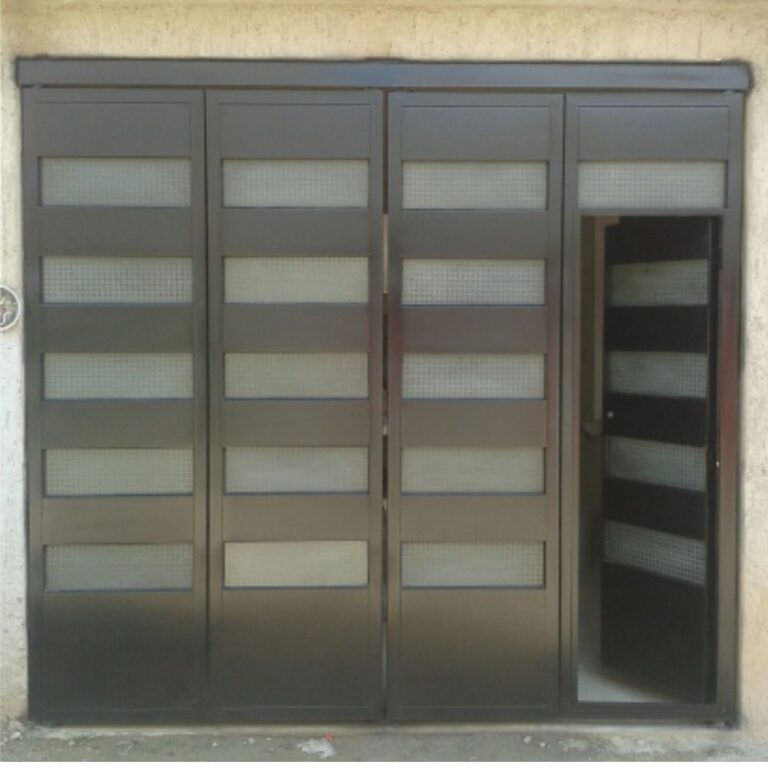 Portón de herrería 12